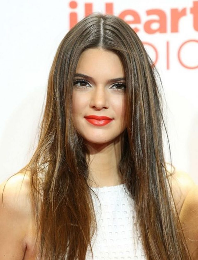 Kendall Jenner's Hairstyles & Haircuts for 2018 : Best 20 Long Hair ...